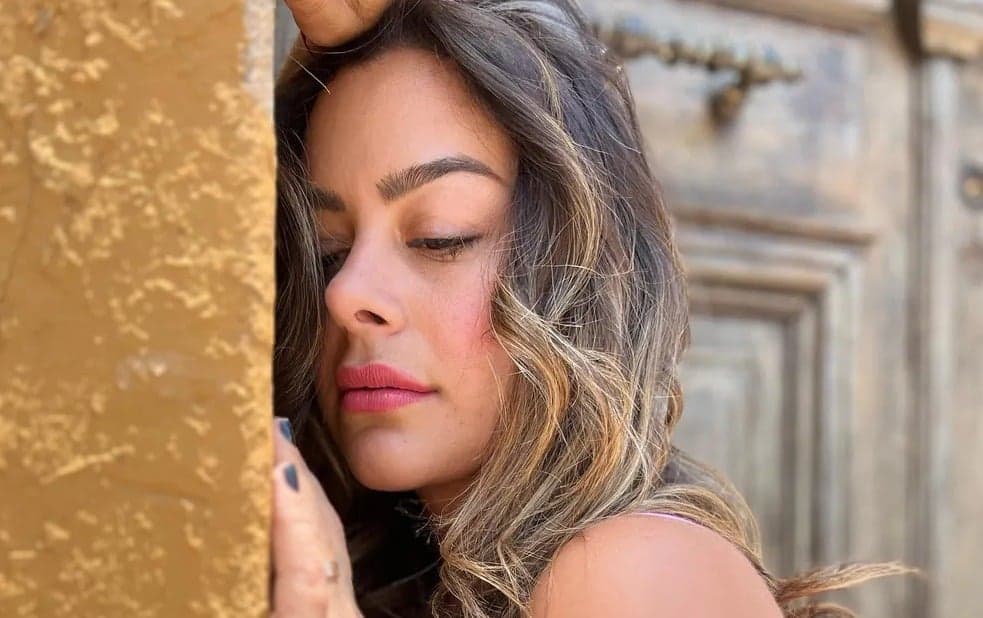 Lembra dela? Veja por onde anda Larissa Riquelme, musa da Copa do Mundo ...