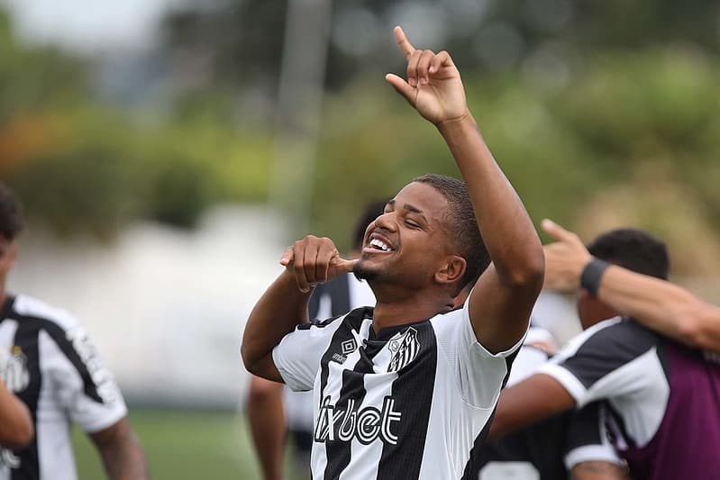 Volta de Felipe Jonatan e ascensão de Kevyson: Santos precisa contratar ... Volta de Felipe Jonatan e ascensão de Kevyson: Santos precisa contratar ...