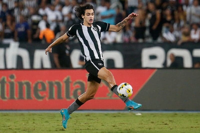 Matheus Nascimento ganha chance de mostrar serviço e abandonar posto de ...