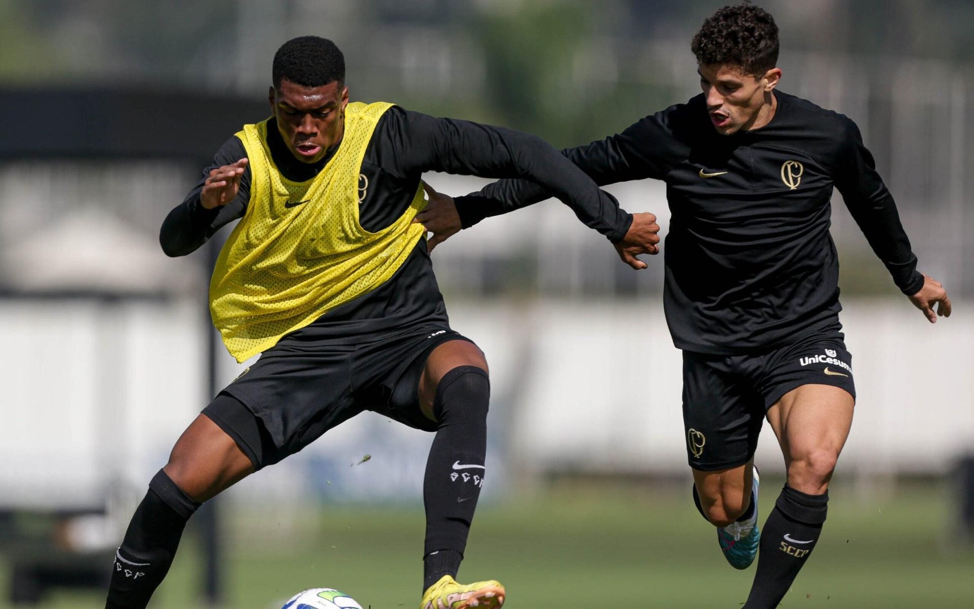 Corinthians festeja vitória e manutenção do cinturão de Charles do ...