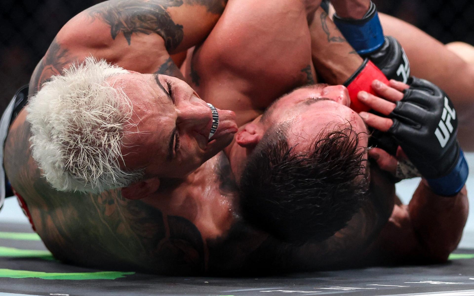 Com emoção no fim, Charles do Bronx vence Michael Chandler no UFC 309