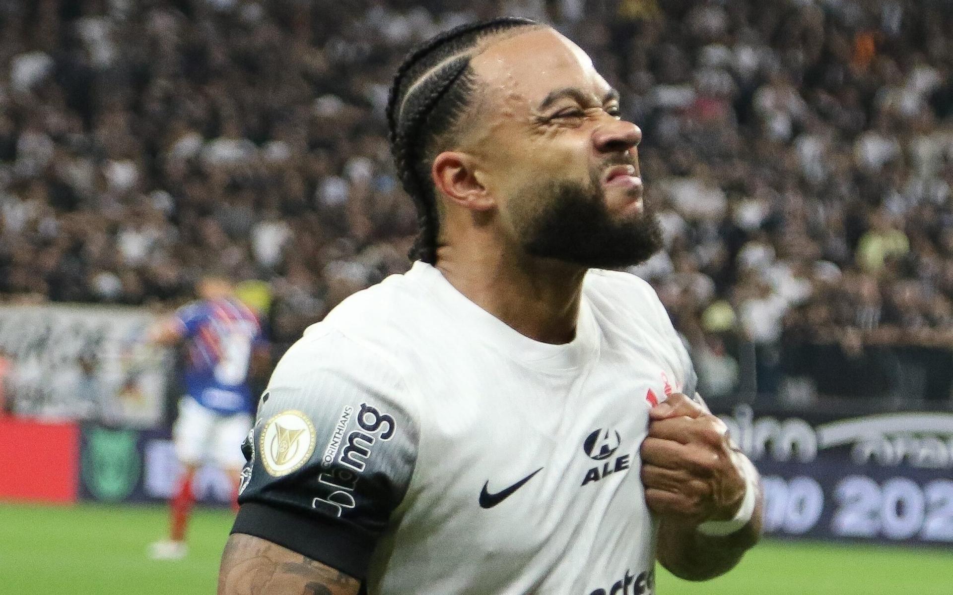 Memphis Depay vira alvo de críticas após Corinthians x São Paulo