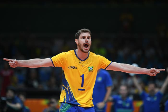 Bruninho, da Seleção de vôlei, lança biografia 'Da escuridão ao ouro'