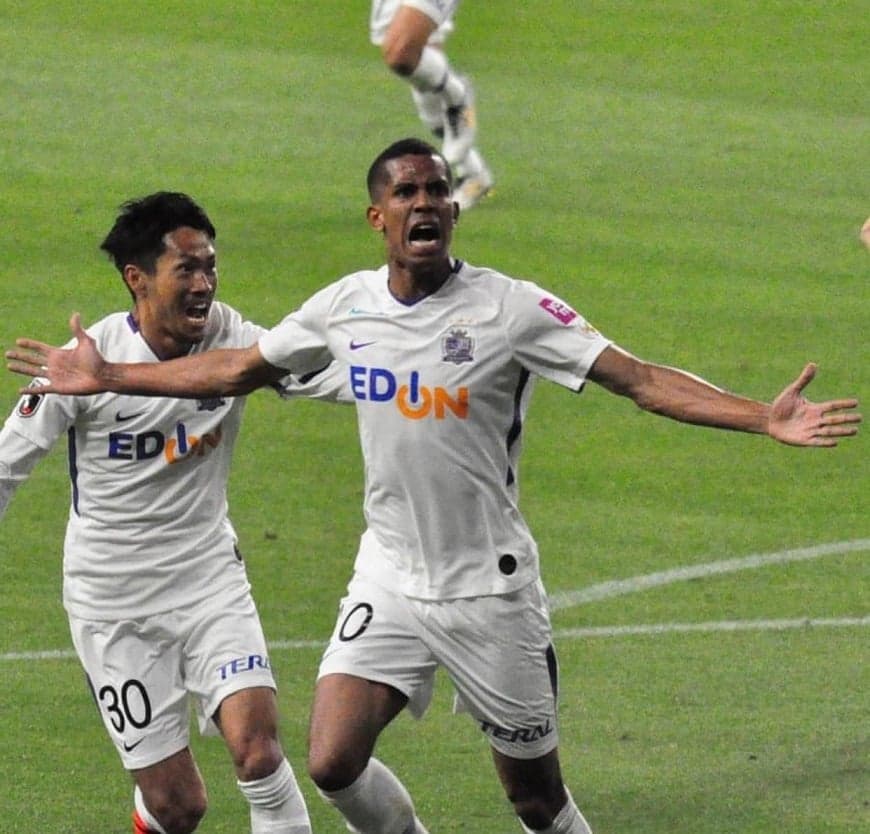 Douglas Vieira projeta retorno no futebol do Japão em busca do título ...