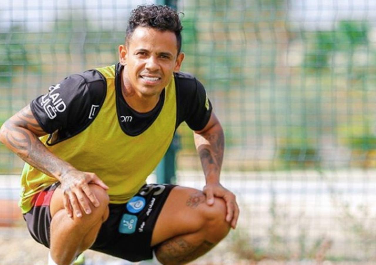 Elton Arábia, do Al Wehda, espera retorno das atividades no país - Lance!