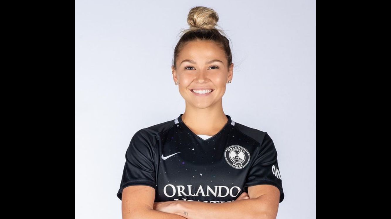 Conheça a zagueira Carrie Lawrence, nova namorada de Marta que joga no ...