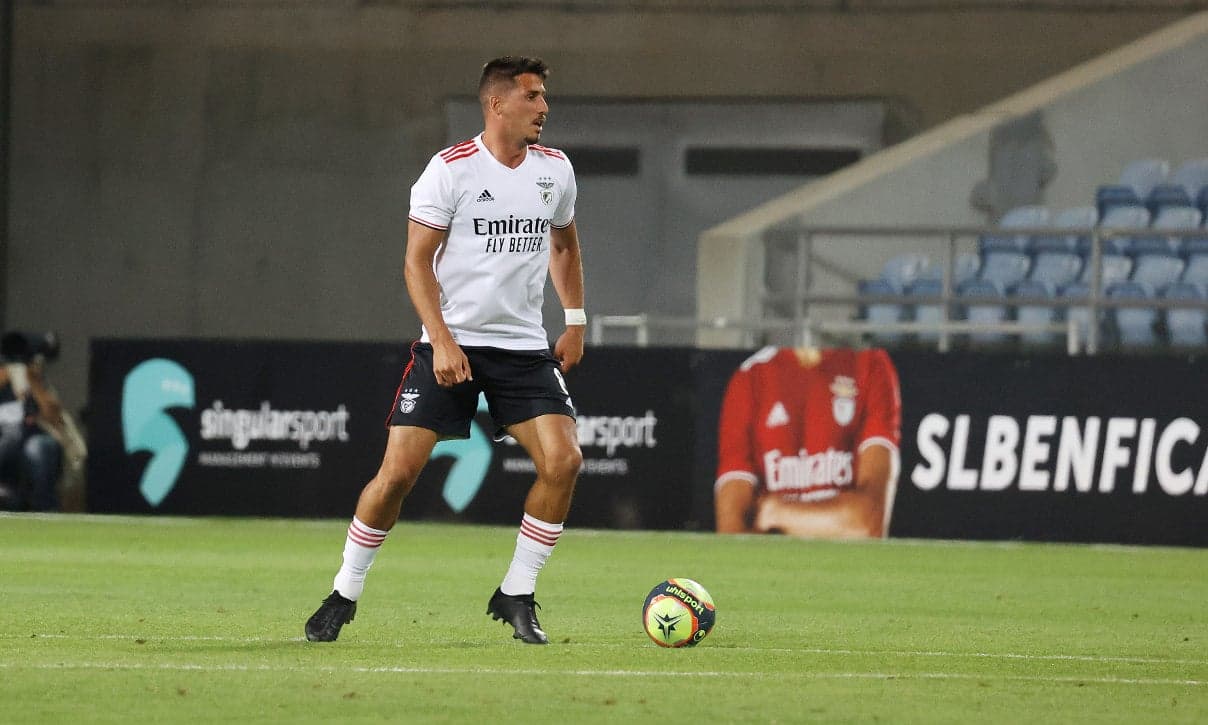 Botafogo encaminha a contratação de Gabriel Pires, do Benfica - Lance!