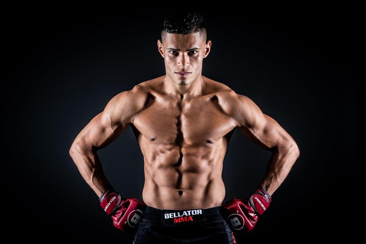 De musicista a lutador de MMA, Weber Almeida entra no ringue do ...