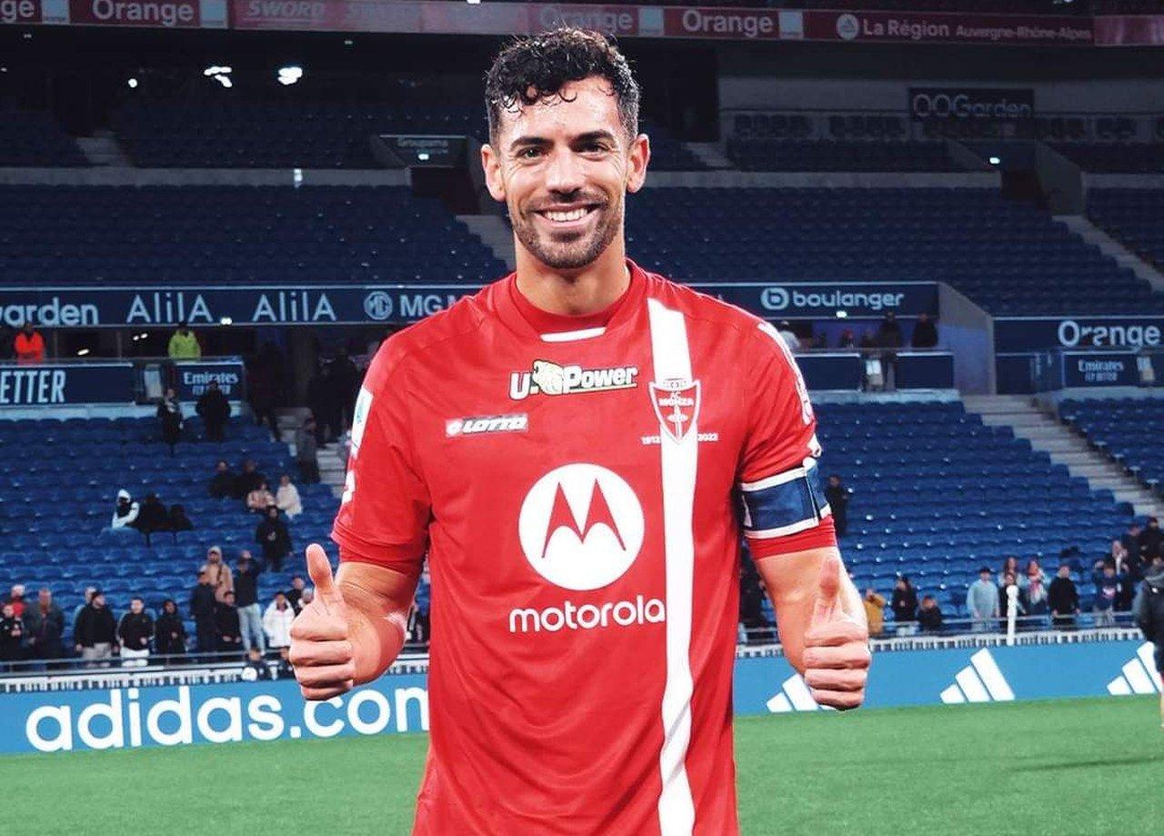 Ex-Flamengo, Pablo Marí volta a jogar pelo Monza após levar facada - Lance!