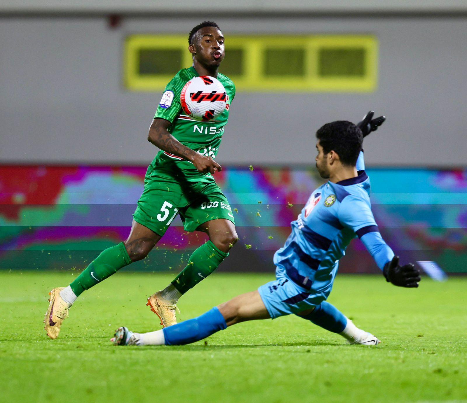 Yuri César comemora fase pelo Al Ahli Dubai e liderança do campeonato ...
