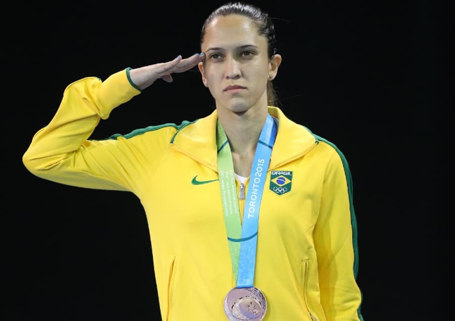 Iris Tang Sing comemora vaga olímpica após volta ao mundo - Lance!
