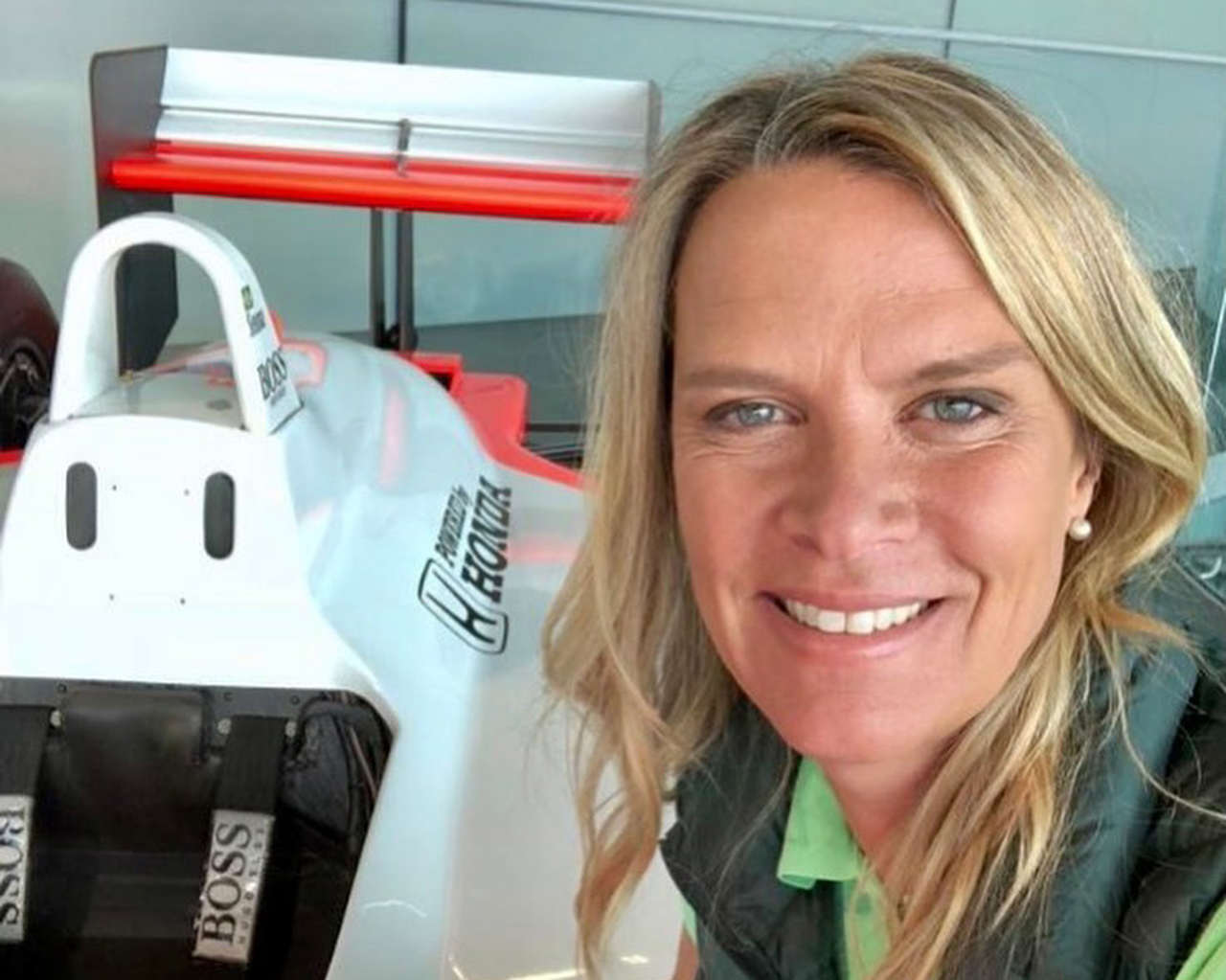 Recuperada de lesão, Mariana Becker está de volta à Fórmula 1 - Lance!