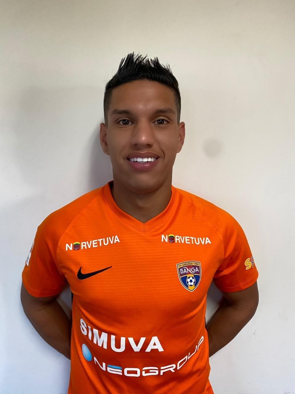 Vitor Araújo assina contrato com Banga Gargzdai e estreia nesta sexta-feira - Lance!