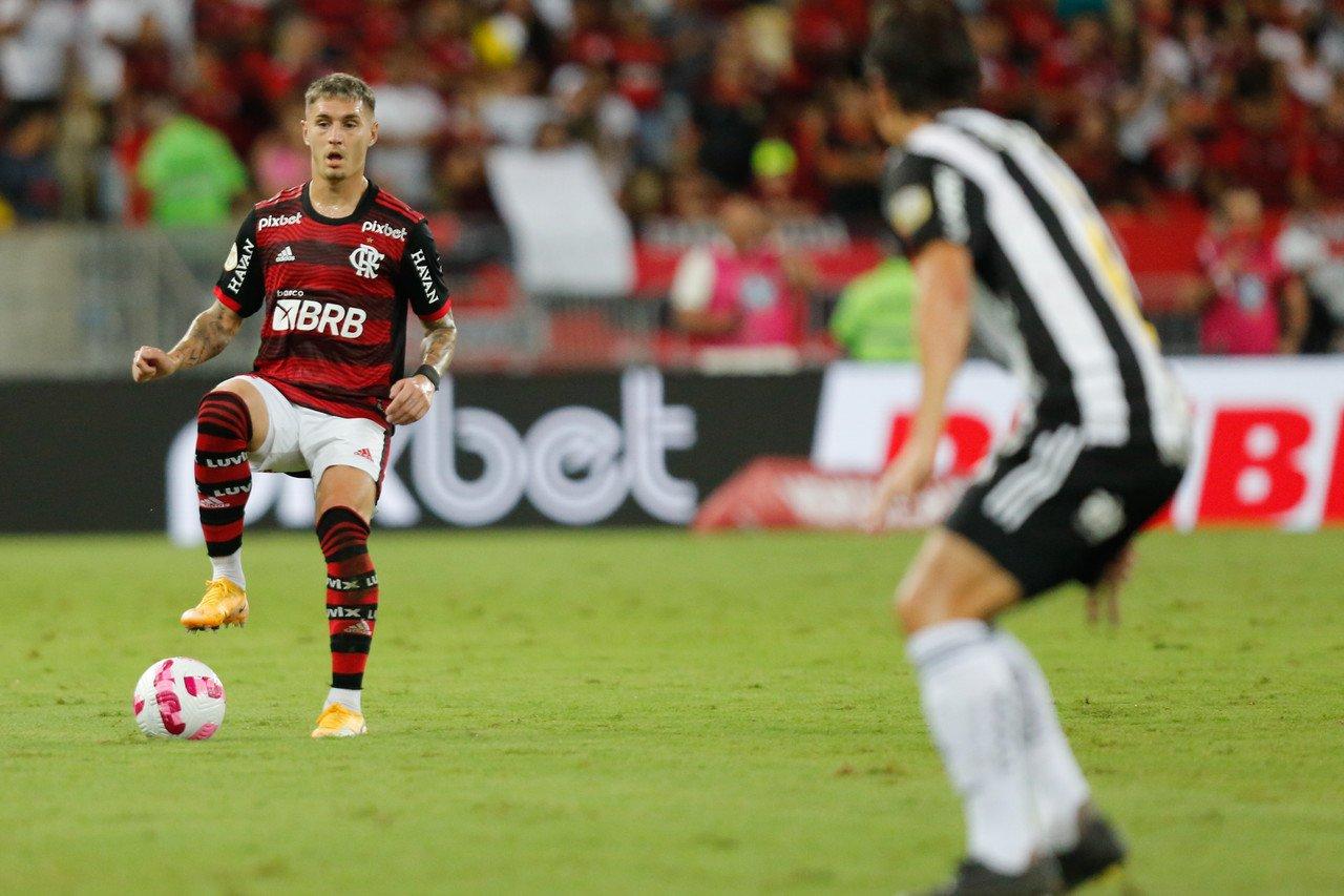 Flamengo: Varela atua por 90 minutos pela segunda vez e acirra briga ...