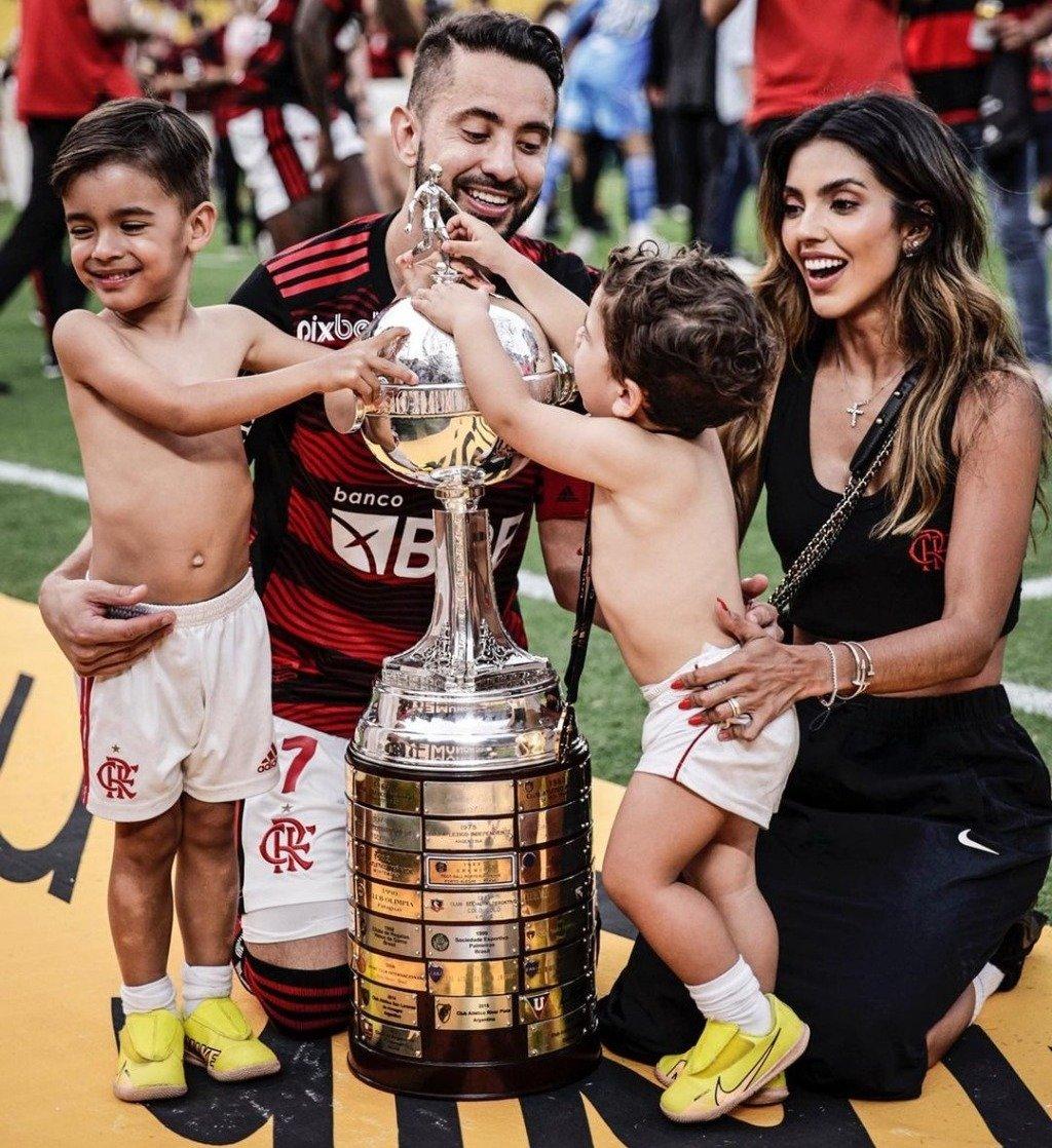 Filhos de Éverton Ribeiro, capitão do Flamengo, roubam a cena na final ...