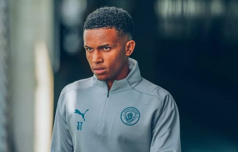 A caminho do Bahia, atacante Kayky desembarca no Brasil - Lance!