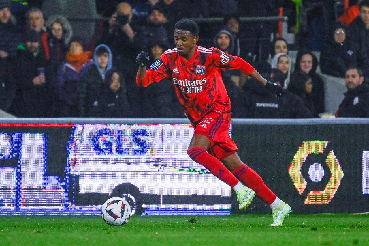 Jeffinho revela diferença do Lyon para o Botafogo e sonha com Seleção