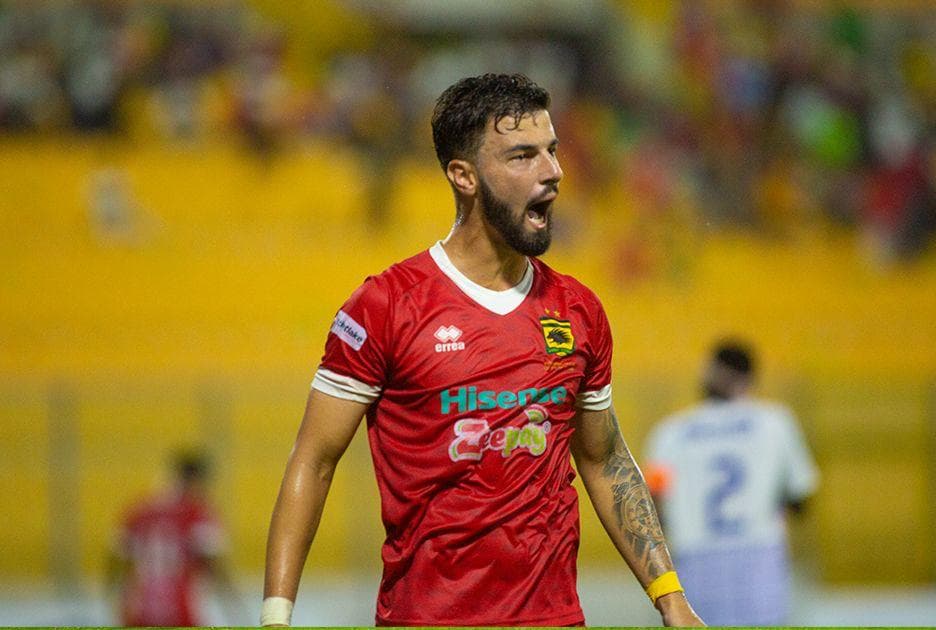 Matheus Medeiros revela experiências no futebol africano Matheus Medeiros revela experiências no futebol africano