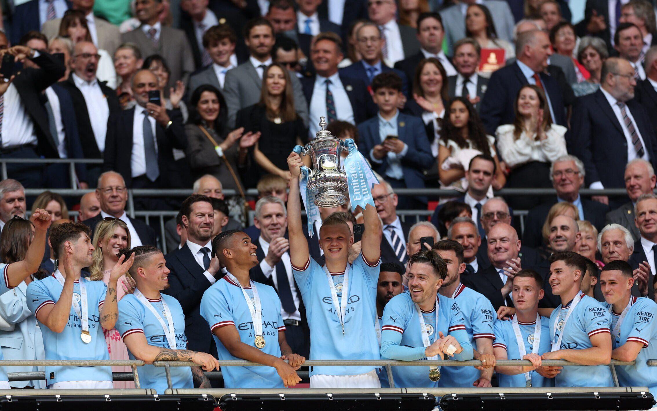 Com a transmissão do derby de Manchester na final da Copa da Liga ...