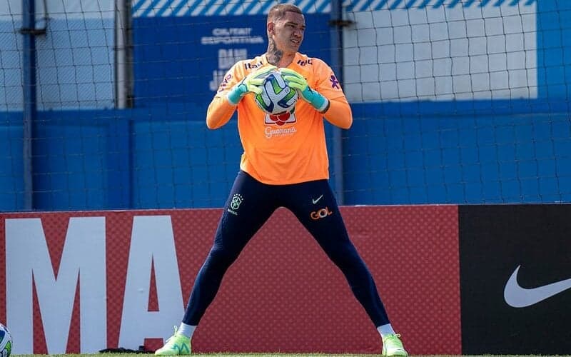 Chegou a hora? Ederson chega com moral na Seleção Brasileira após ser ...