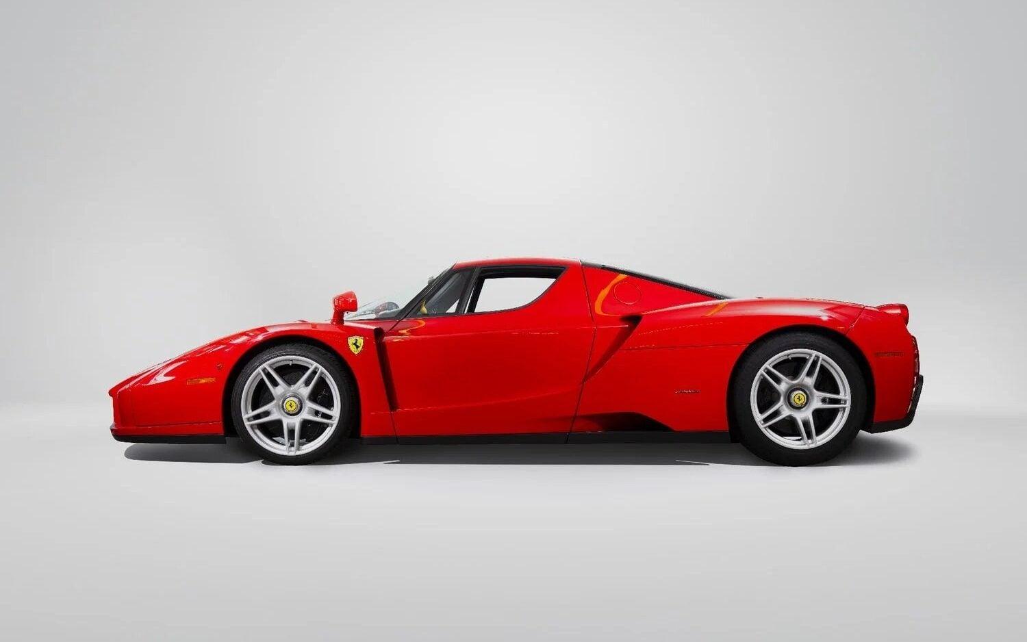 Piloto da Fórmula 1 leiloa Ferrari raríssima por valor milionário