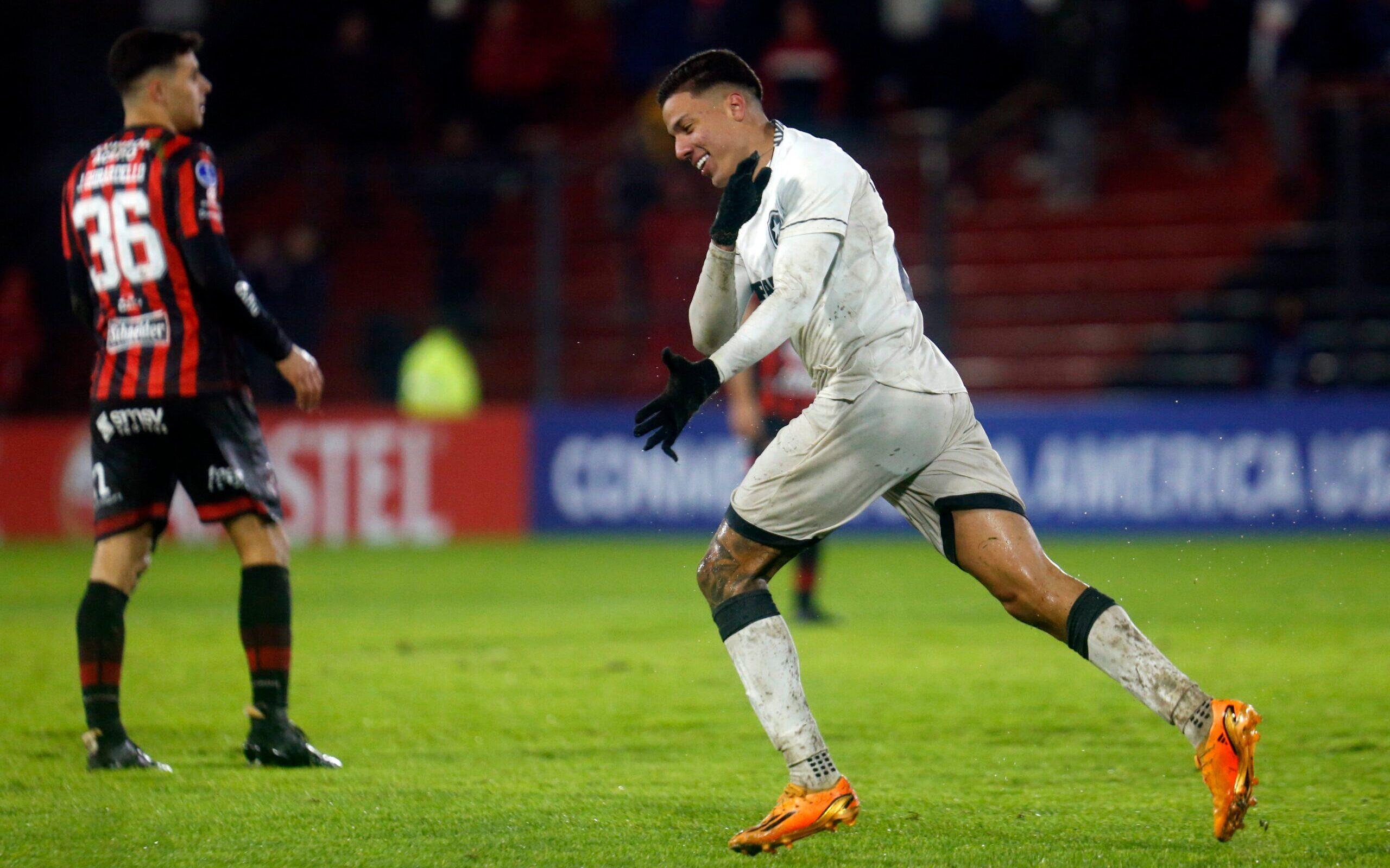 Carlos Alberto marca nos últimos três jogos e se confirma como um ...