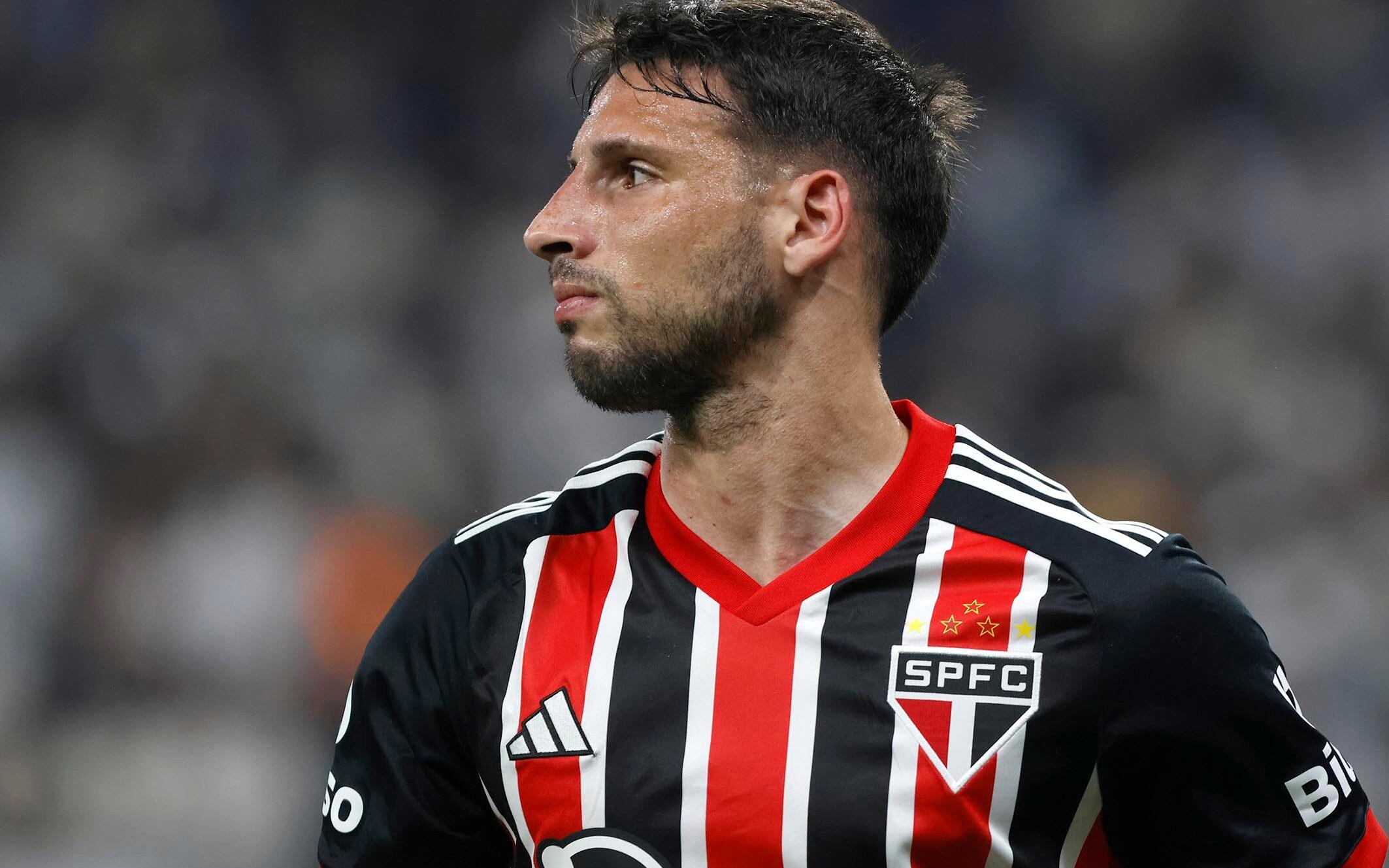 Calleri inicia tratamento no Reffis e São Paulo ganha novo desfalque ...