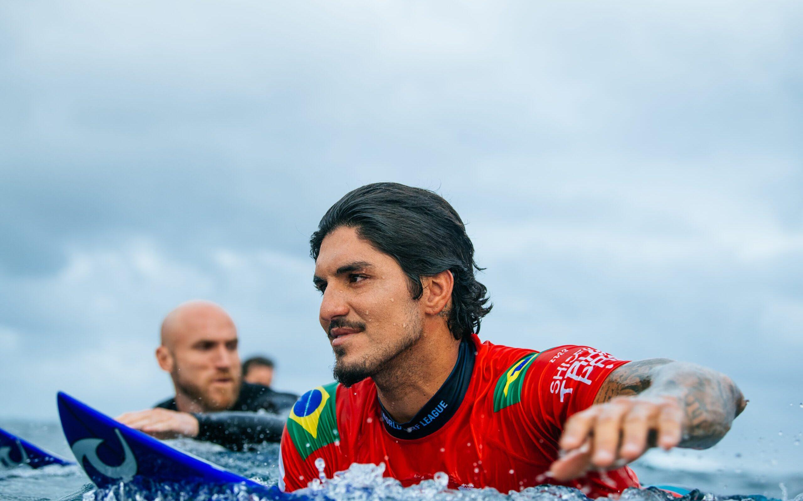 Surfe: Gabriel Medina vai às semis em Teahupoo; Yago Dora e Tati Weston ...