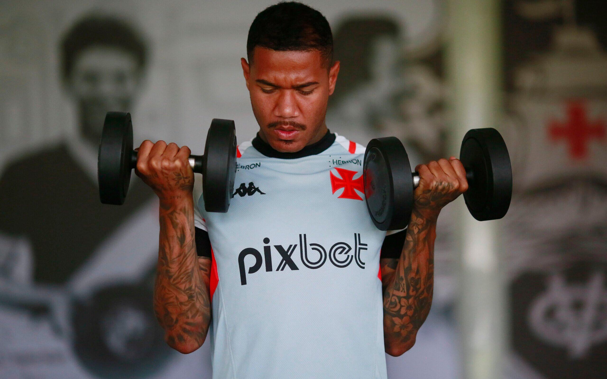 Exemplo de superação no Vasco, Zé Gabriel dá volta por cima e se mostra ...