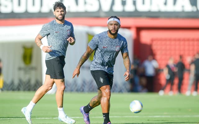 Corinthians vence o Vitória de virada e se afasta do Z-4