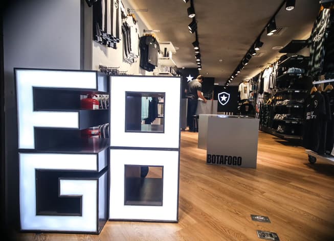 Botafogo inaugura primeira loja oficial no Rio de Janeiro; confira ...