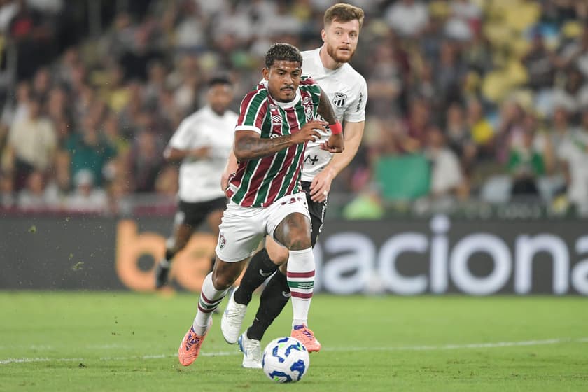 Fluminense vence o Ceará e entra no G6 do Brasileirão