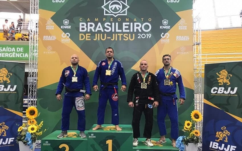 Aos 43 anos, veterano do MMA brilha e coleciona títulos no Jiu-Jitsu ...