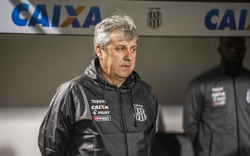 Gilson Kleina é o novo técnico da Portuguesa - Lance!