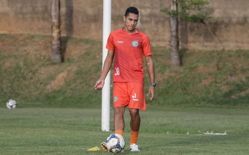 Igor Henrique espera Guarani focado para vencer o Coritiba na Série B ...