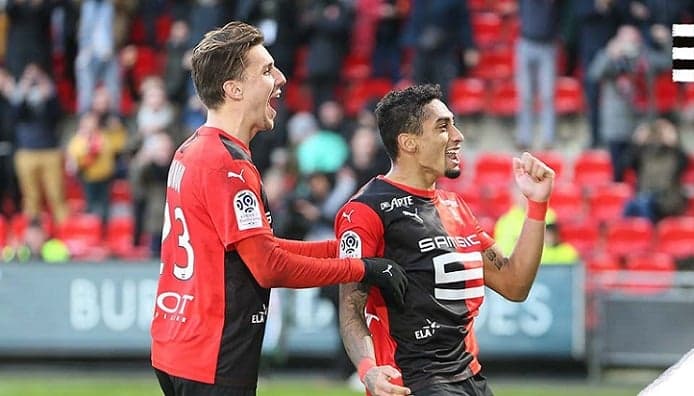 Raphinha celebra primeiro gol pelo Rennes e comanda vitória do time ...