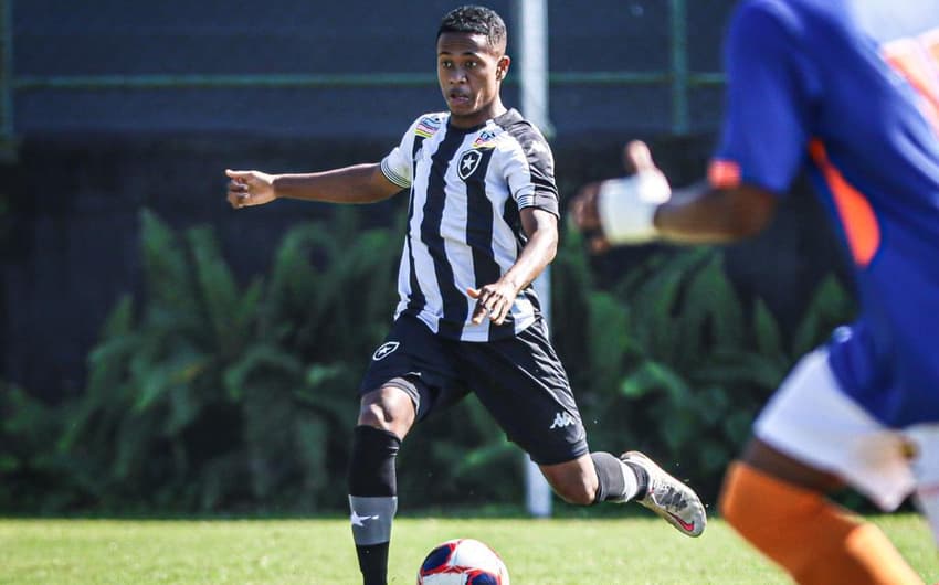 Ryan celebra gol pelo Botafogo contra São Paulo e traça expectativas ...