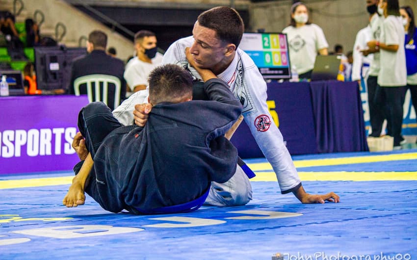 Arthur Francisco vê o Jiu-Jitsu mudar sua vida e, aos 19 anos, quer inspirar outros jovens - Lance!