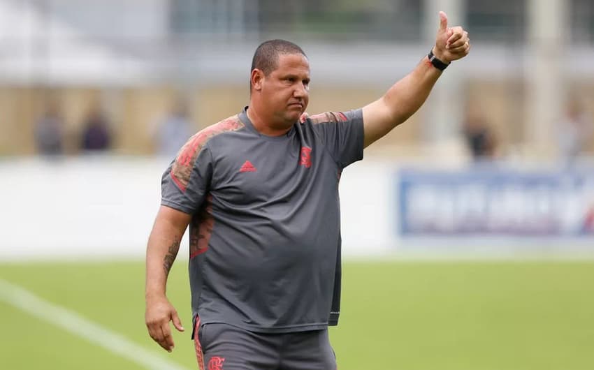 Saiba quem é Mário Jorge, técnico que vai comandar o Flamengo contra o ...