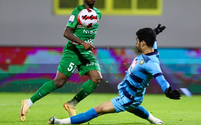 Yuri César comemora fase pelo Al Ahli Dubai e liderança do campeonato ...