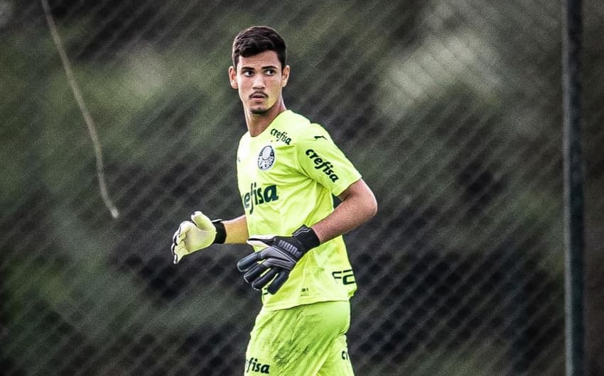 César Rodrigues assina contrato profissional com o Palmeiras - Lance!