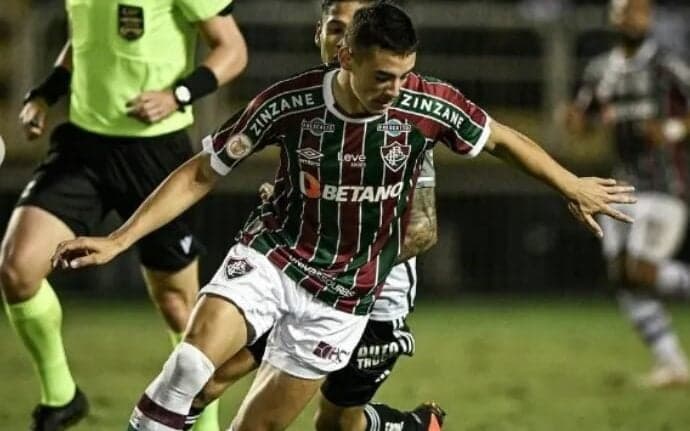Prestes a fazer sua estreia como titular, Felipe Andrade tenta mostrar ...