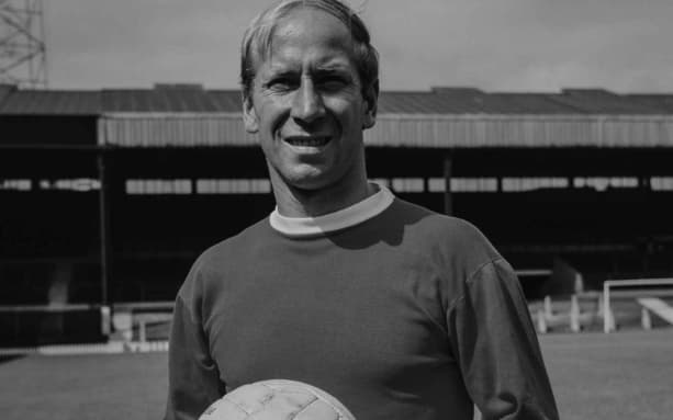 Morre Sir Bobby Charlton, lenda do futebol inglês, aos 86 anos