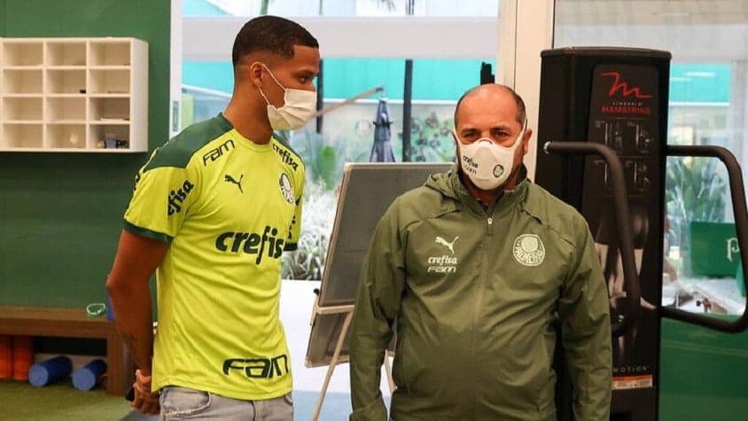 VÍDEO: Assista aos bastidores da chegada de Murilo ao Palmeiras - Lance!