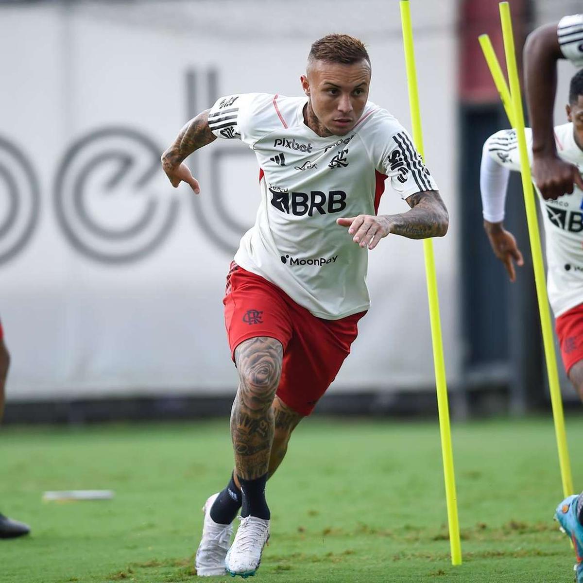 Everton Cebolinha busca passar de 12º jogador do Flamengo a titular de ...