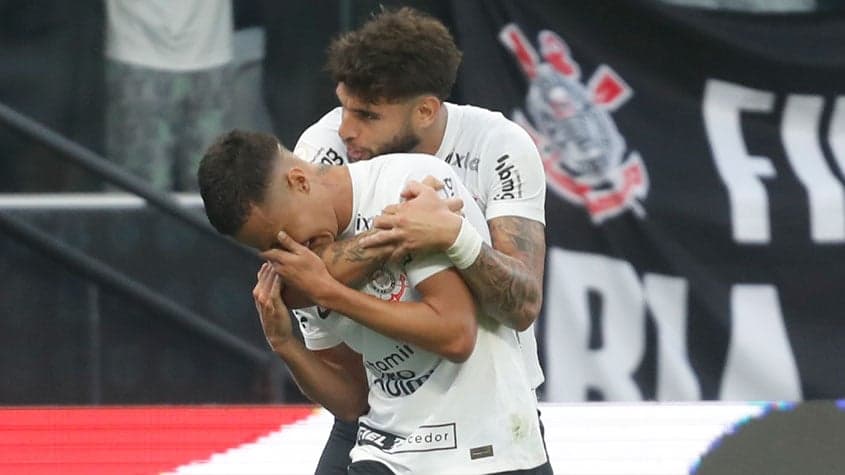 Corinthians acorda no segundo tempo, vence o Cruzeiro e quebra tabu de ...