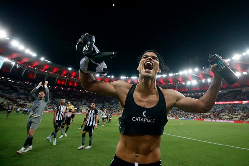 VÍDEO: Danilo Barbosa destaca maturidade do Botafogo em vitória diante ...