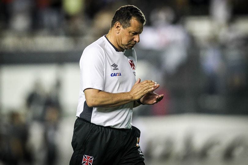 Inter acerta com Celso Roth após demitir Falcão, segundo jornal - Lance!