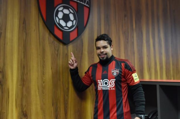 Lembra dele? Kerlon Foquinha assina com clube da Eslováquia - Lance!
