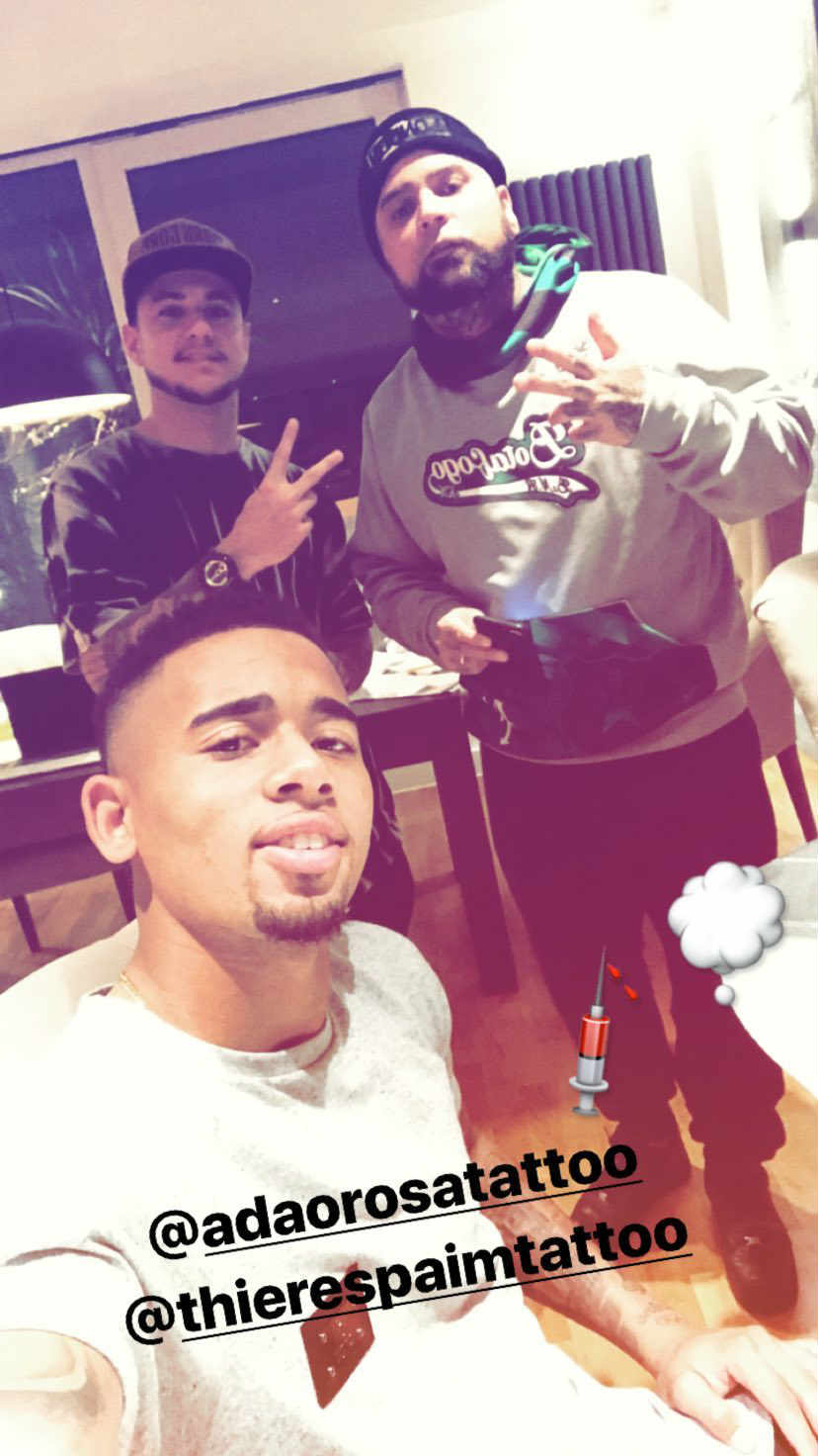 Gabriel Jesus faz nova tatuagem em Manchester - Lance!